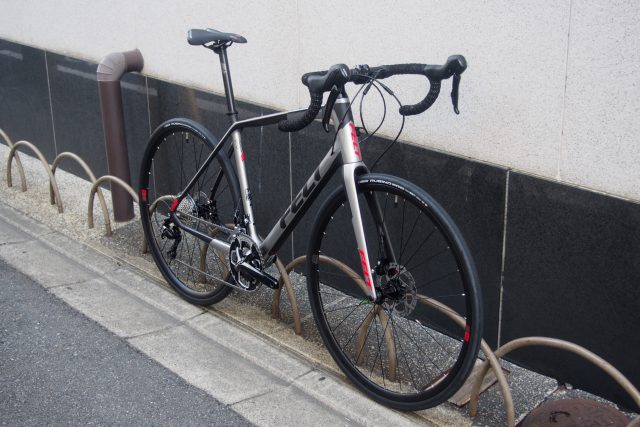 BLOG グラベルバイクとしての側面を持つ 新世代ロードバイク【 FELT / フェルト 】VR5 | 京都のスポーツ自転車専門 エイリン丸太町店