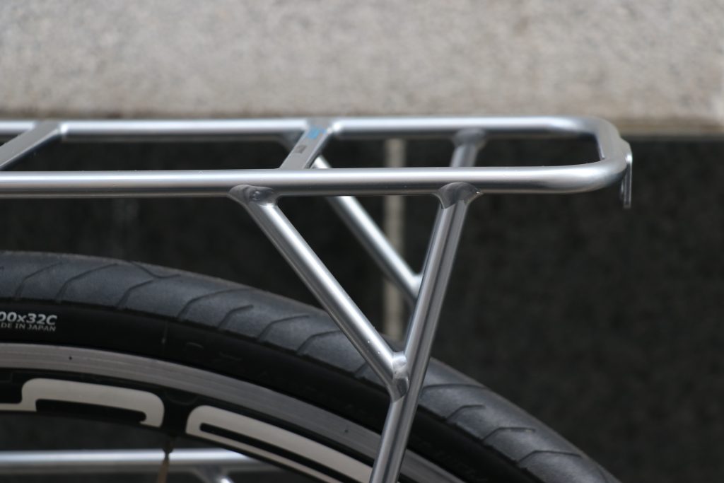 BLOG NITTOとツーリングバイクブランドのコラボから生まれたカッコよく頑丈なフロントキャリア！【NITTO / ニットー】big ...