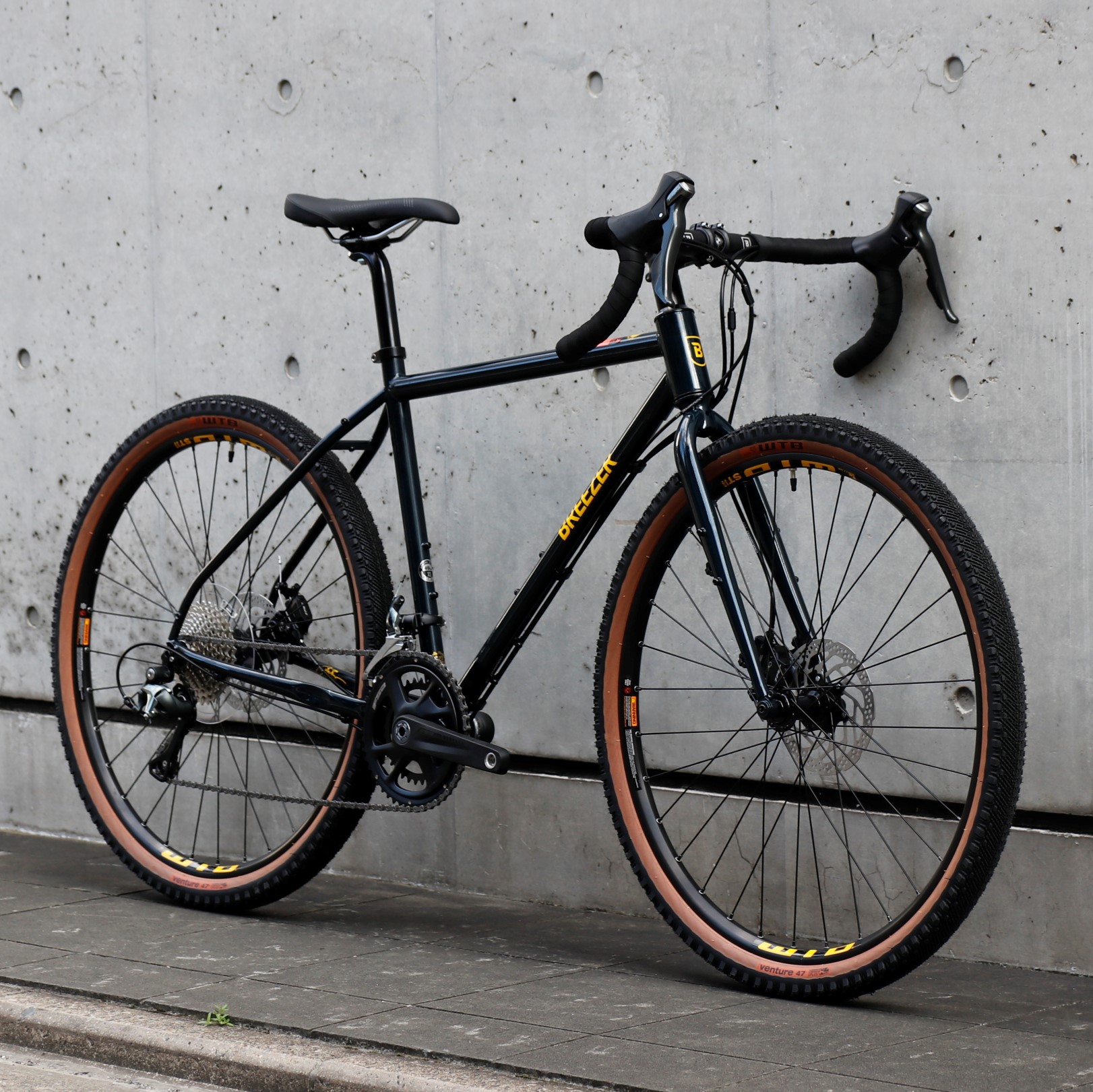 BLOG 多くの荷物積載も 抜群の安定感！ツーリング系グラベルバイク【 BREEZER BIKES （ブリーザーバイク） 2022年モデル ...