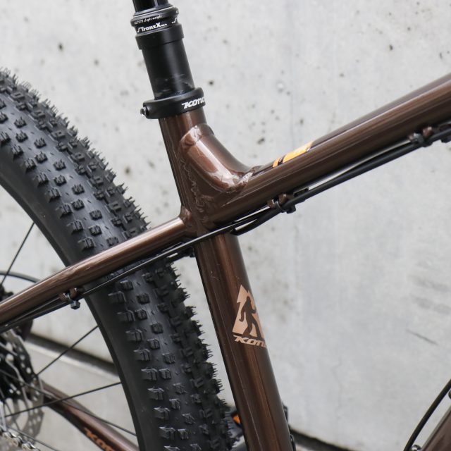 BLOG 初めてのトレイルライドも安心安全に楽しめる 安定感と走破性抜群なセミファット / 27.5+ タイヤのエントリーMTB【2023 ...