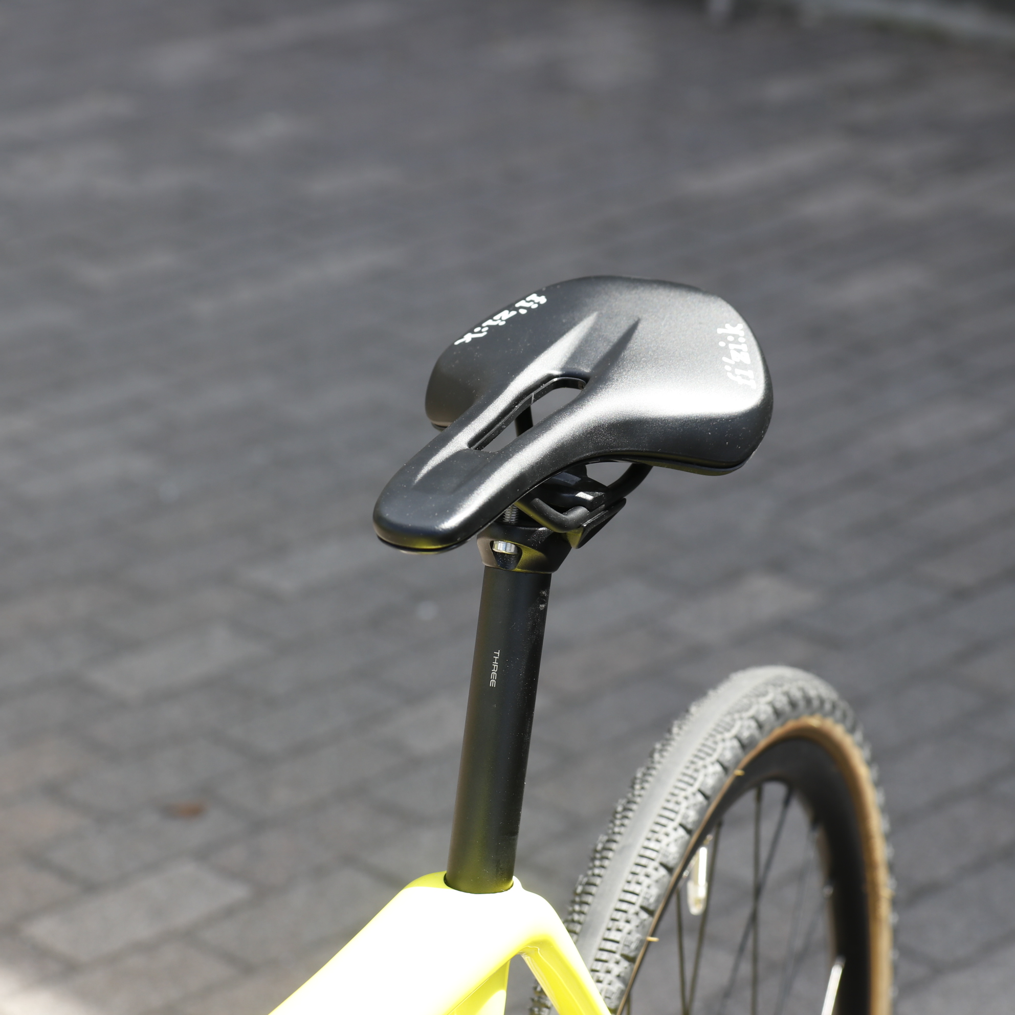 BLOG モデルチェンジでさらに快適に！新・定番サドル【Fizik / フィジーク 】VENTO ANTARES R5（ヴェント アンタレス ...