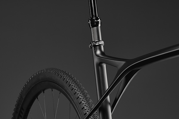 BLOG グラベルバイクの求められる性能を 業界最高レベルに応える【 GT / ジーティ 】GRADE CARBON ELITE (グレード ...