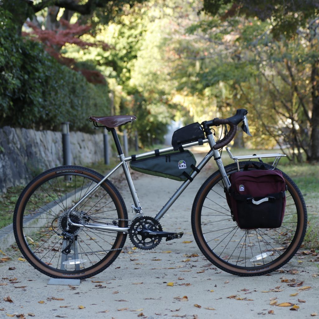 BLOG MADE IN USAで驚愕コスパ。古き良きアウトドア感漂う名作フレームバッグ【 RAL / ラル】 EM LOADER / EM ...