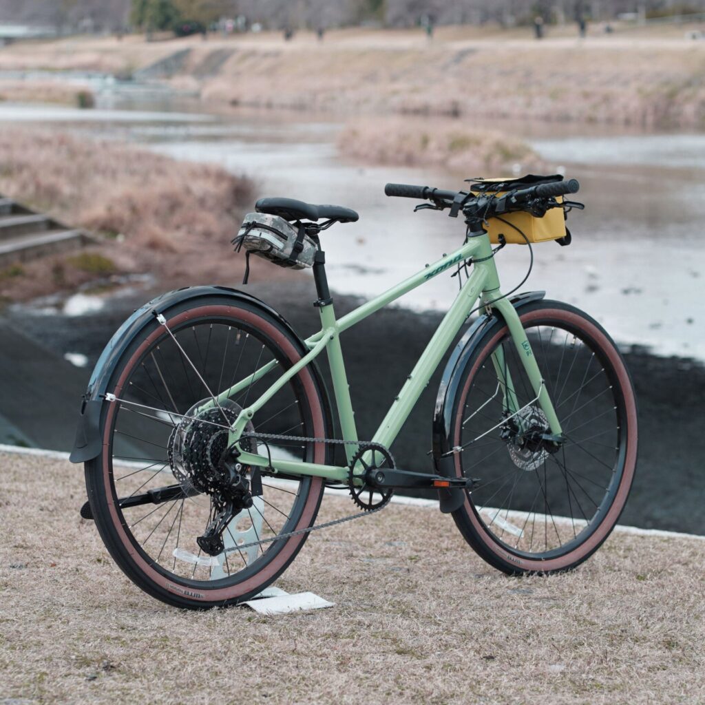 BLOG カッコイイ＆可愛いクロスバイクの大本命！【 KONA / コナ 2025モデル】DEW DL（デューDL）入荷しました | 京都のスポーツ自転車専門 エイリン丸太町店