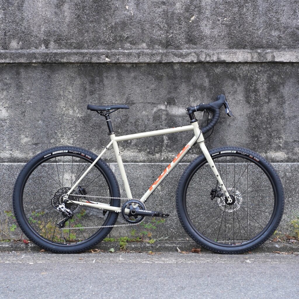 BLOG 荷物を積んでどこでもどこへでも。ツーリング系グラベルバイク【2025年モデル】KONA (コナ) ROVE ST DL (ローブ ST DL） | 京都のスポーツ自転車専門 エイリン丸太町店